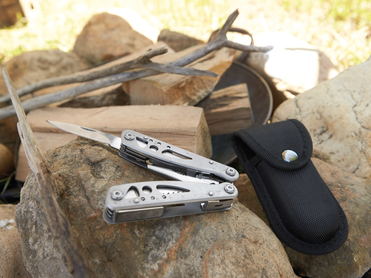 Crivit Multi-Tool with Bag1 - Lidl - Great Britain - Specials archive