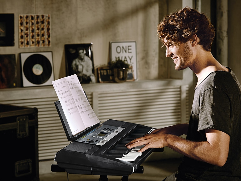 YAMAHA Digital Keyboard YPT-240 - Lidl - Great Britain - Specials archive